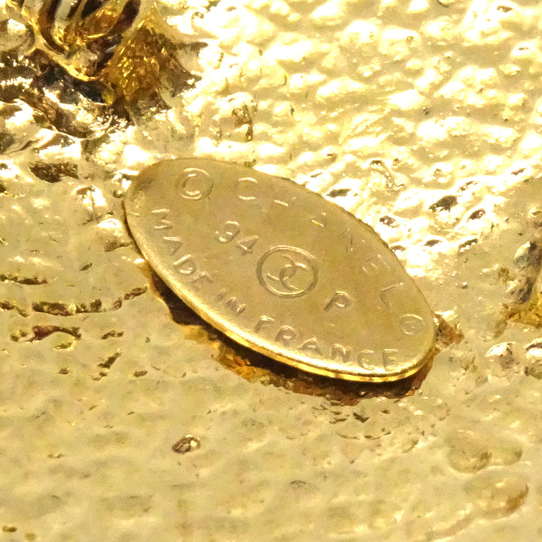 Chanel Medallion Brooch Pin Gold 94P – AMORE Vintage Tokyo Chanel Medallion Brooch Pin Gold 94P – AMORE Vintage Tokyo